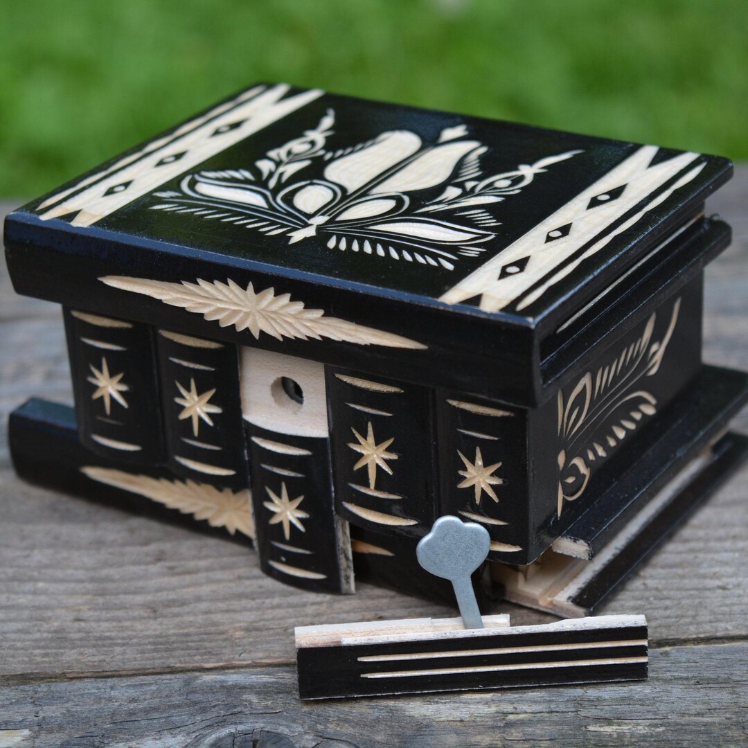 Wooden PUZZLE Romanian BOX, Brain Teaser Trick Box, Small Keepsake Ring ...