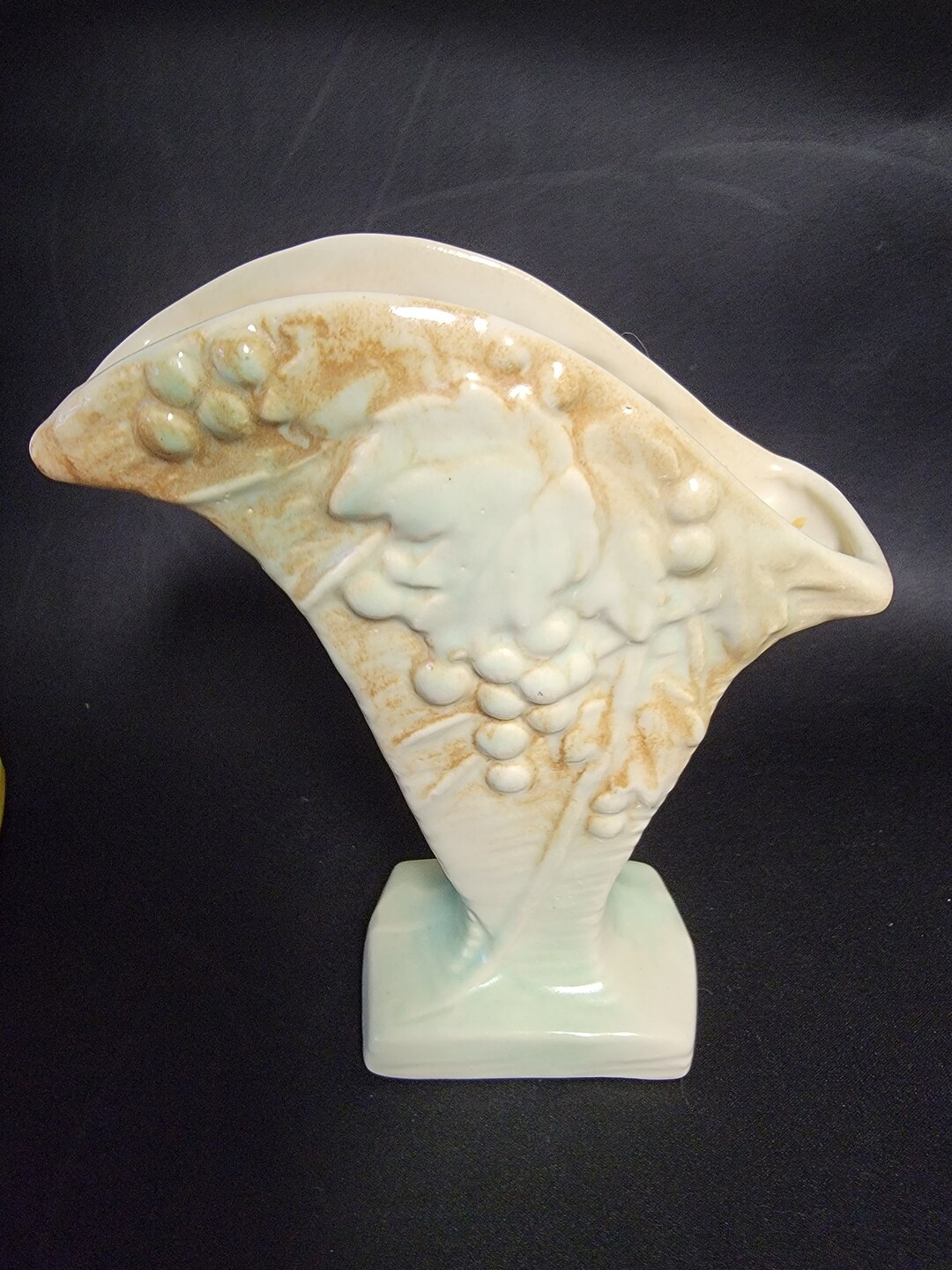 Mccoy Pottery Fan Vase Grapes/leaves Grapevine - Etsy