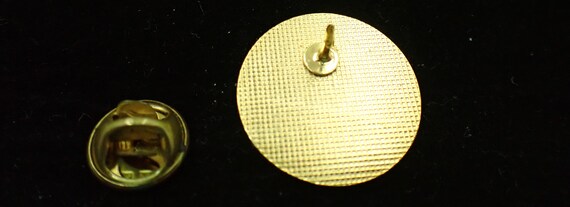 Gund Bear 2 Dimensional Collector Lapel Pin - Gem