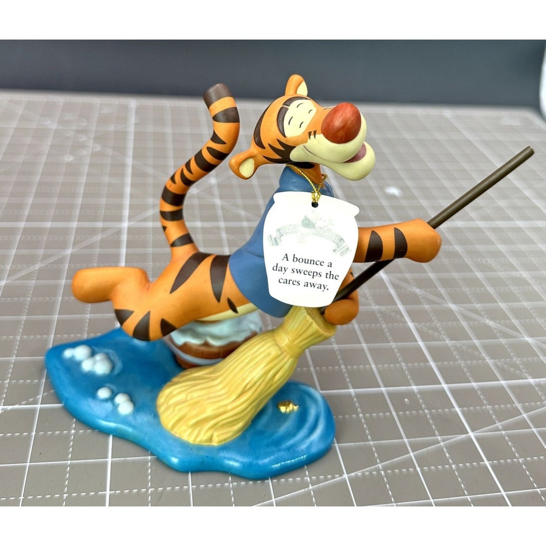 Walt Disney Winnie the Pooh "a Bounce A Day Sweeps the Cares Away ...