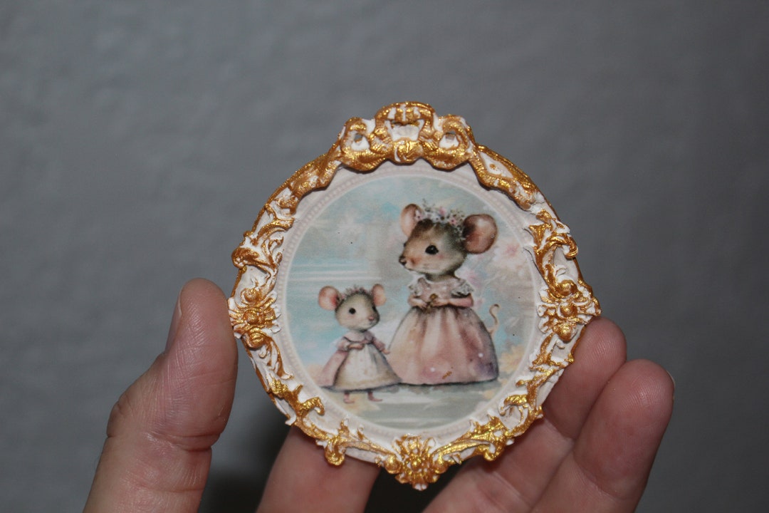 Dollhouse Picture Adorable Mice , Oval Miniature Mouse Wall Plaque ...