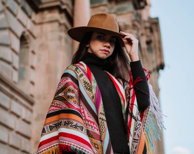 PUNCHU TINISQA |traditional Poncho | Peruvian Poncho |handmade ...