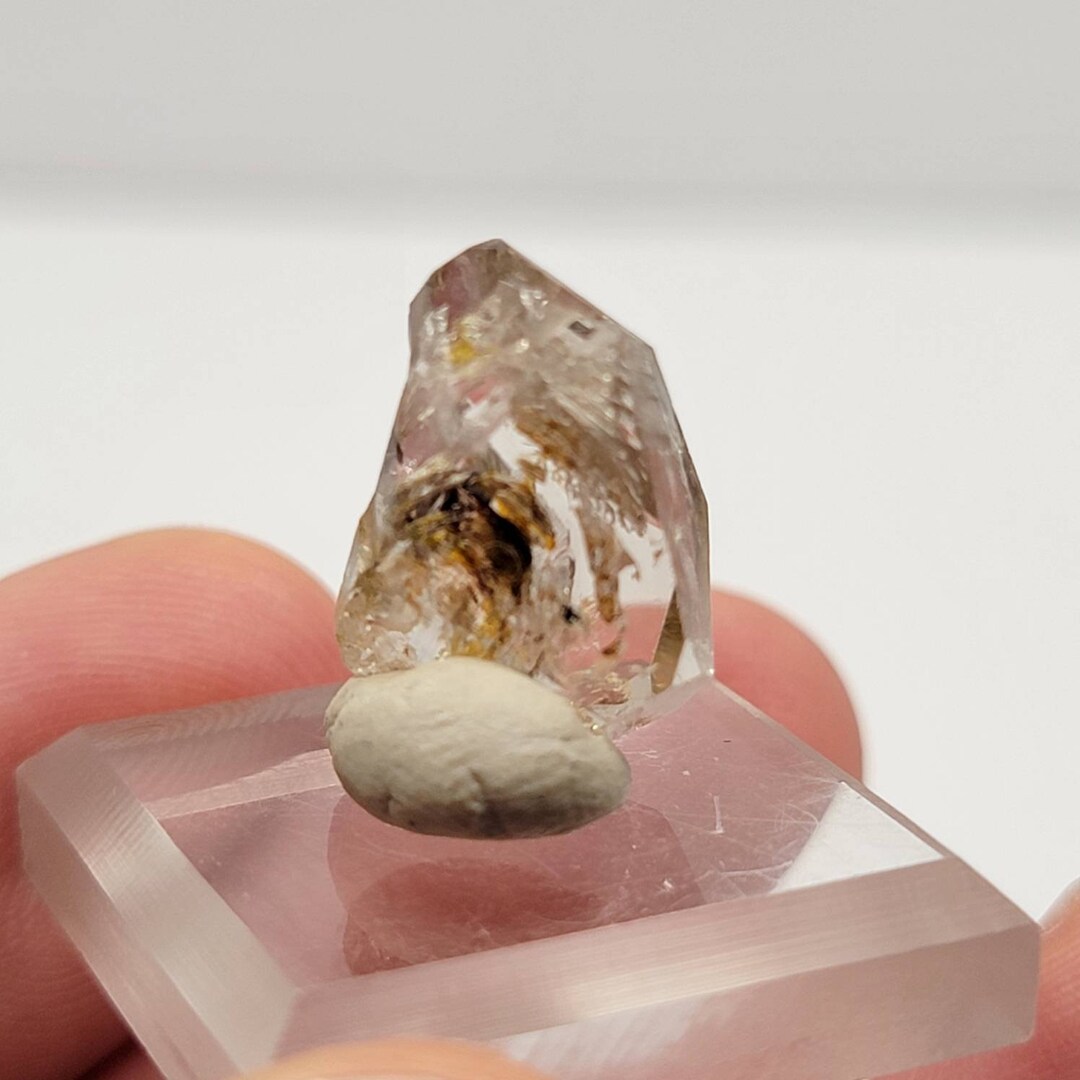 Raw Petroleum Quartz Crystal, UV Reactive, Petrol Included Quartz ...