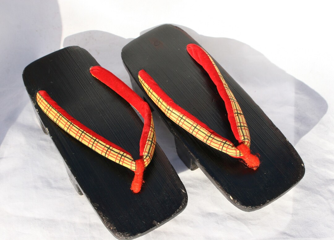 Vintage Japanese Shoes * Geta * Black Lacquer With Red and Yellow ...