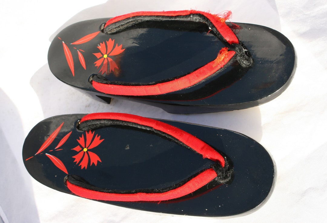 Vintage Japanese Shoes * Geta * Black Lacquer With Red Straps * Red ...