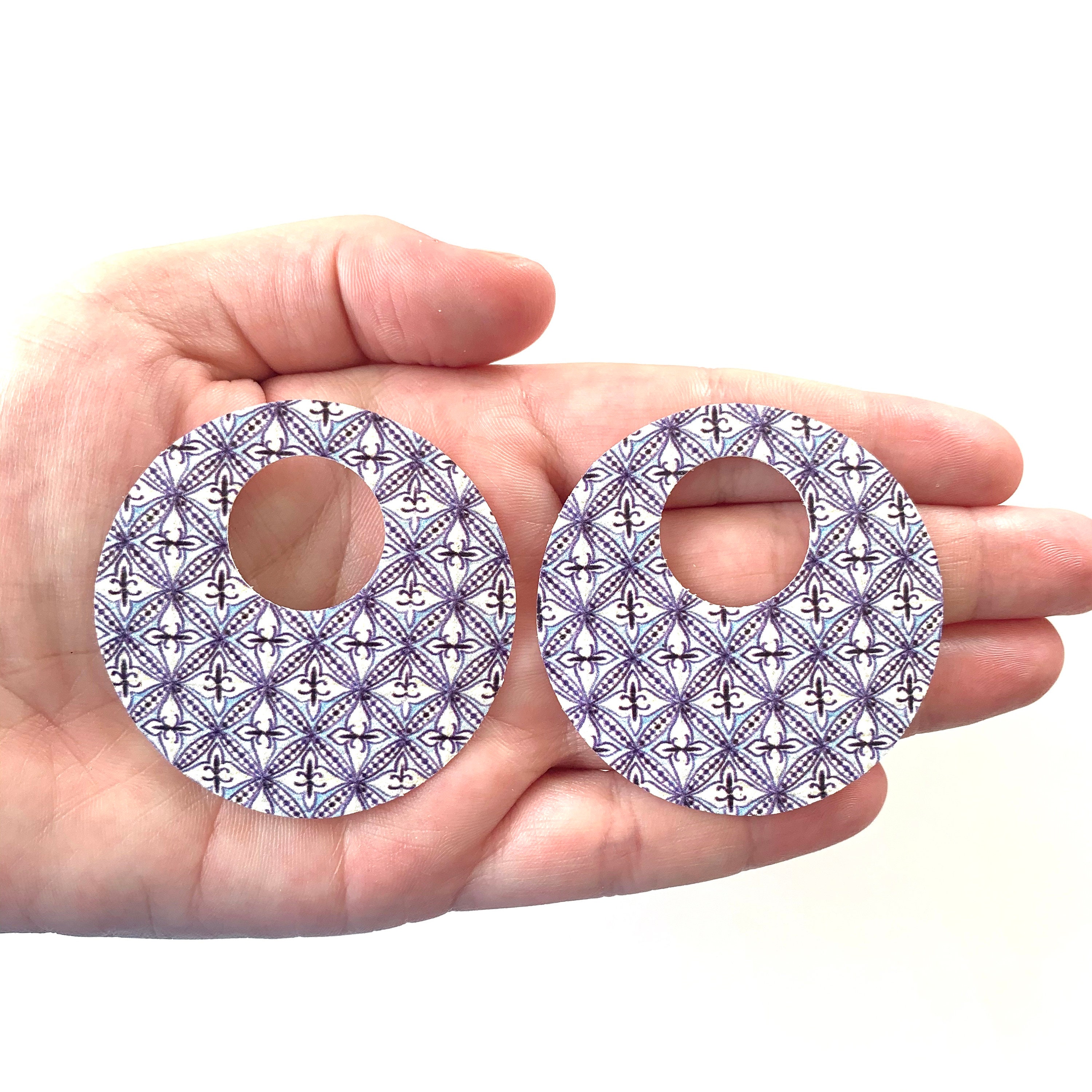 Leatherworking NEW Blue White Italian Scroll Print Faux Leather Circle ...