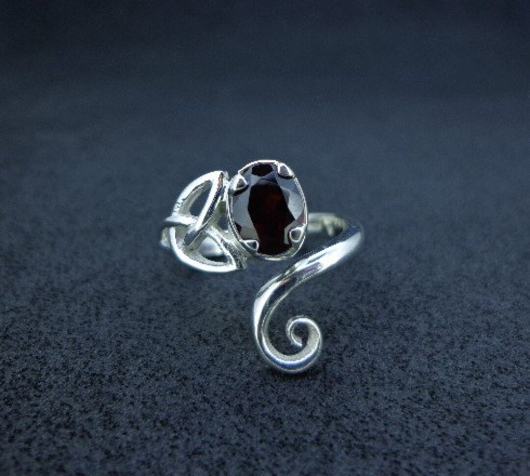 Garnet Ring Claw Set, Celtic Knot Design, 925 Sterling Silver, Size Q ...