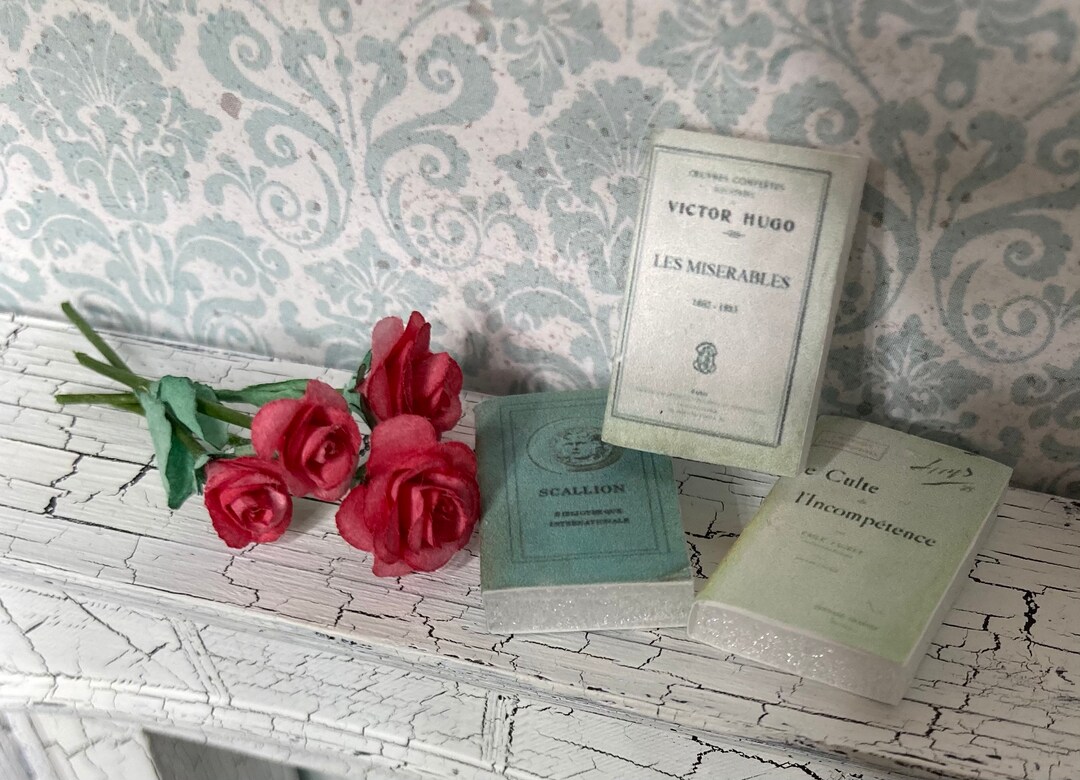 Miniature Roses and Books 1/12 Scale for Dollhouse,diorama, Vignettes ...
