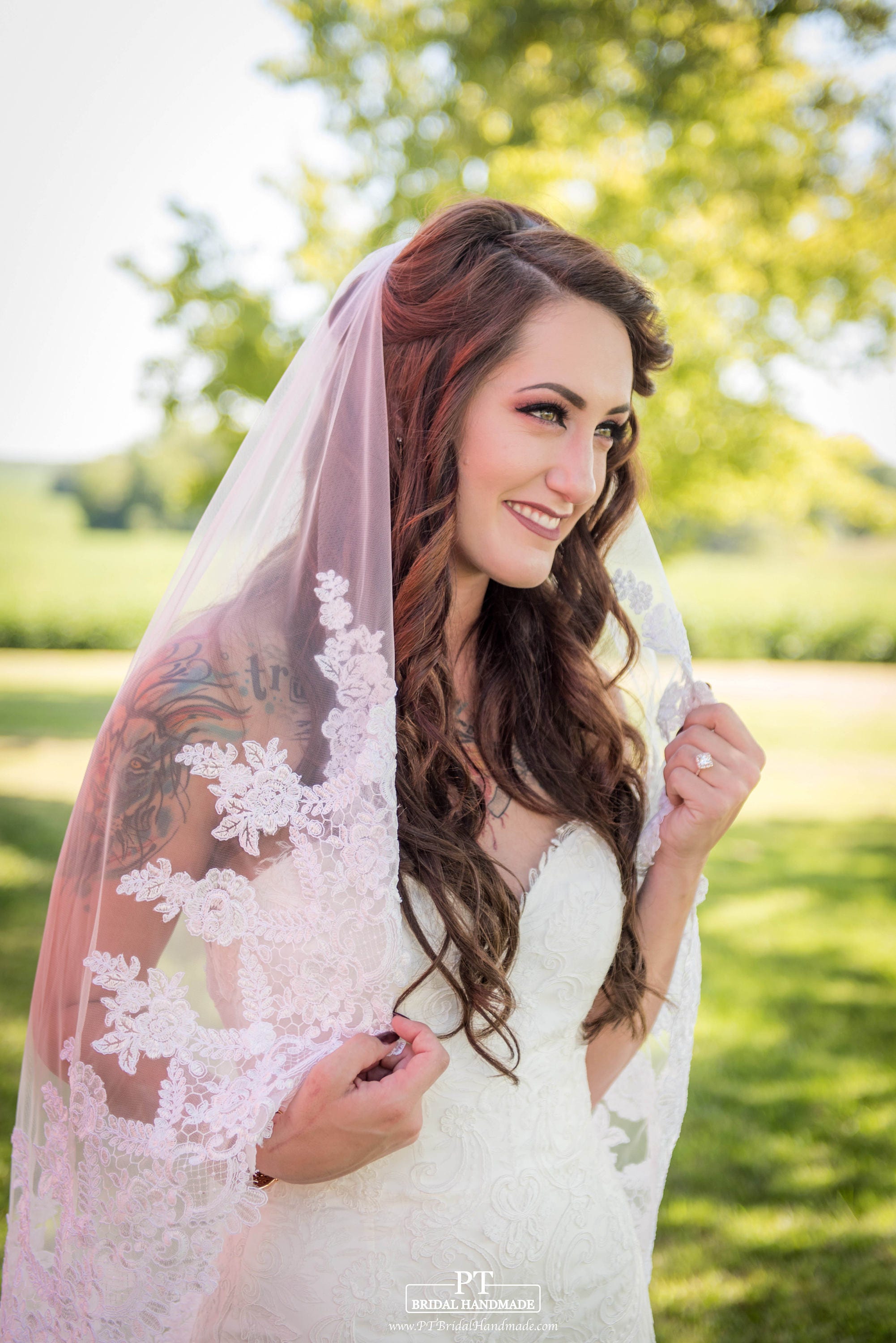 Custom Fingertip Length Veil #109, Short Veil ,wedding Veil, Fingertip ...