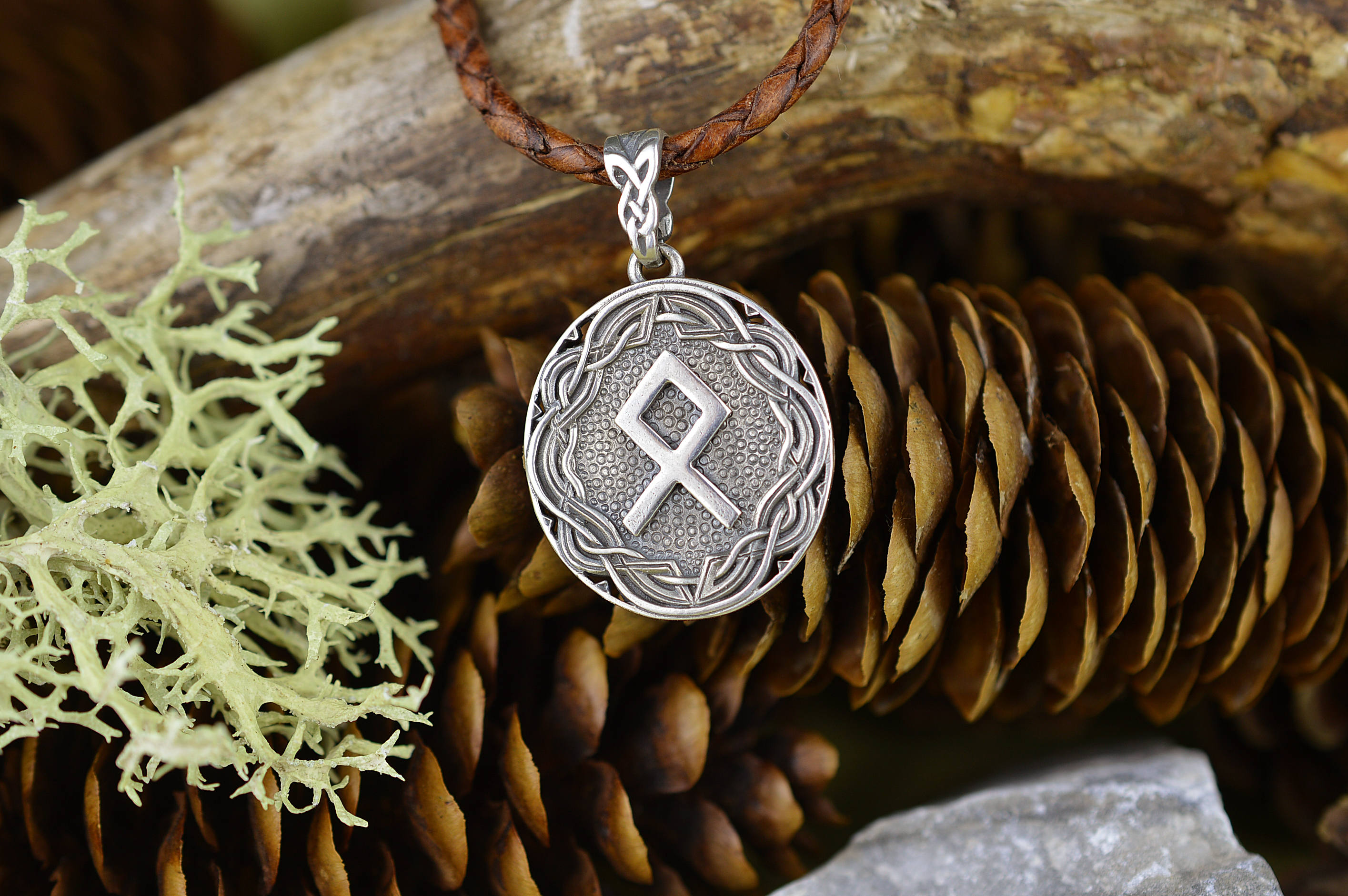 Othala Odal Rune Pendant. Scandinavian Witchcraft Amulet. | Etsy