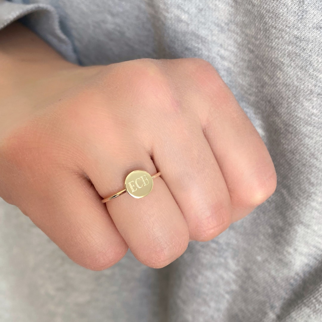 14K Gold Engravable Disc Ring: Personalized Monogram Signet - Etsy