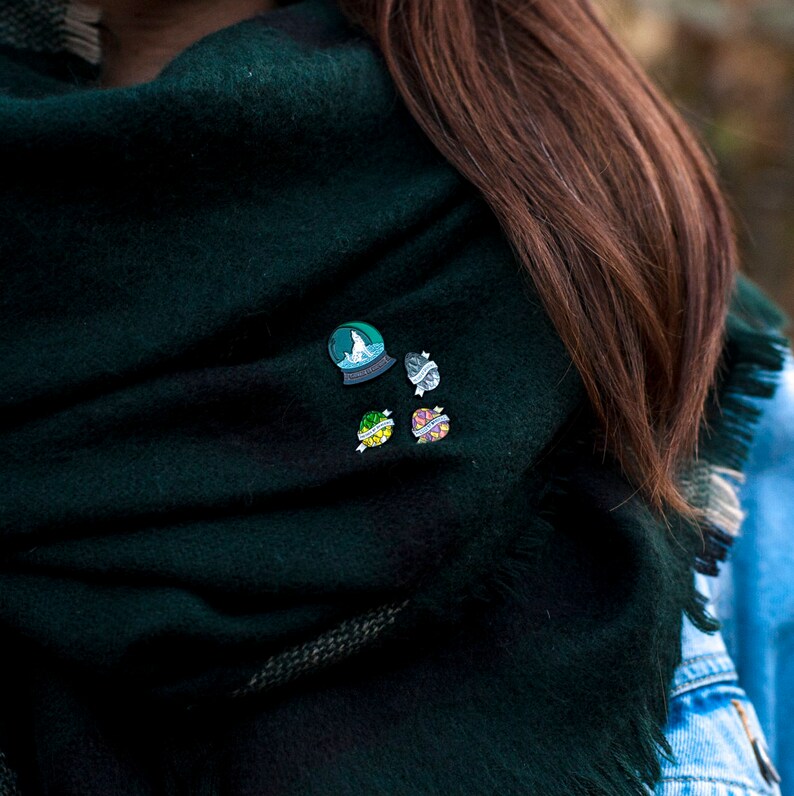 House Stark Pin - Game of Thrones Enamel Pin- Winterfell - Jon Snow ...