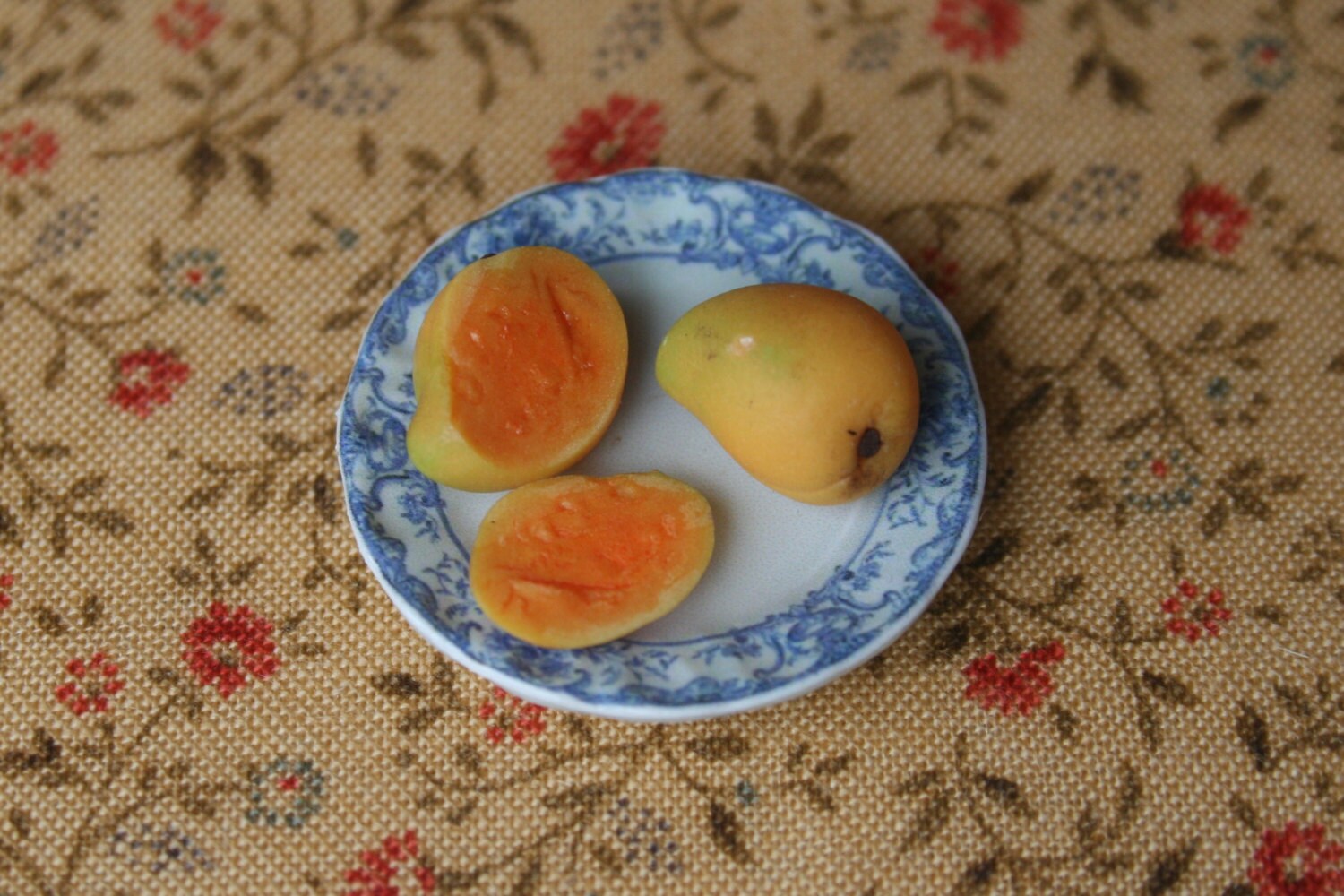 Miniature Mangoes kensington Pride for Dollhouses, Dolls House Food ...