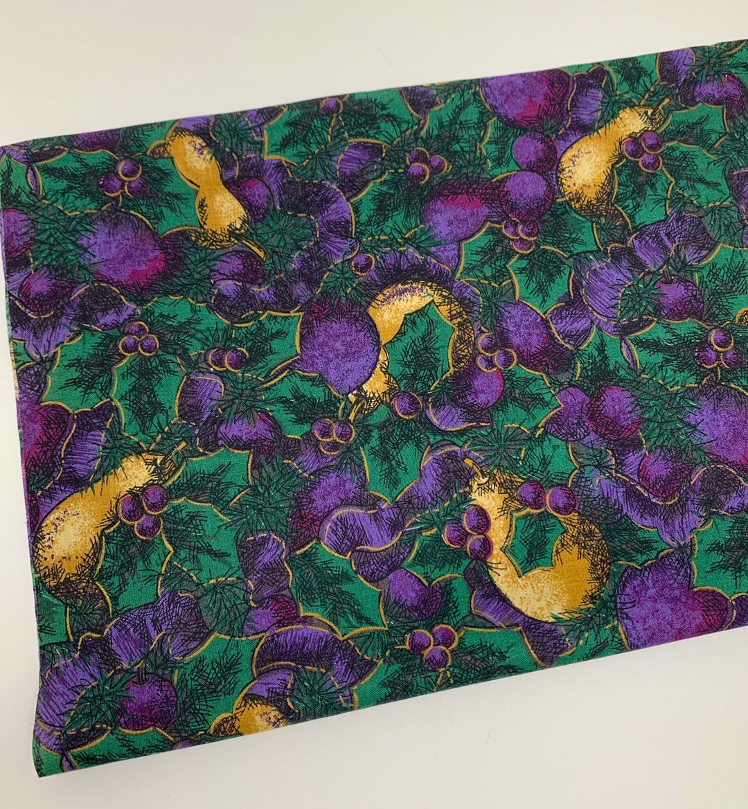 Remnant 18 by 17 Vintage Purple Grape Fabric, Green Floral Garden ...