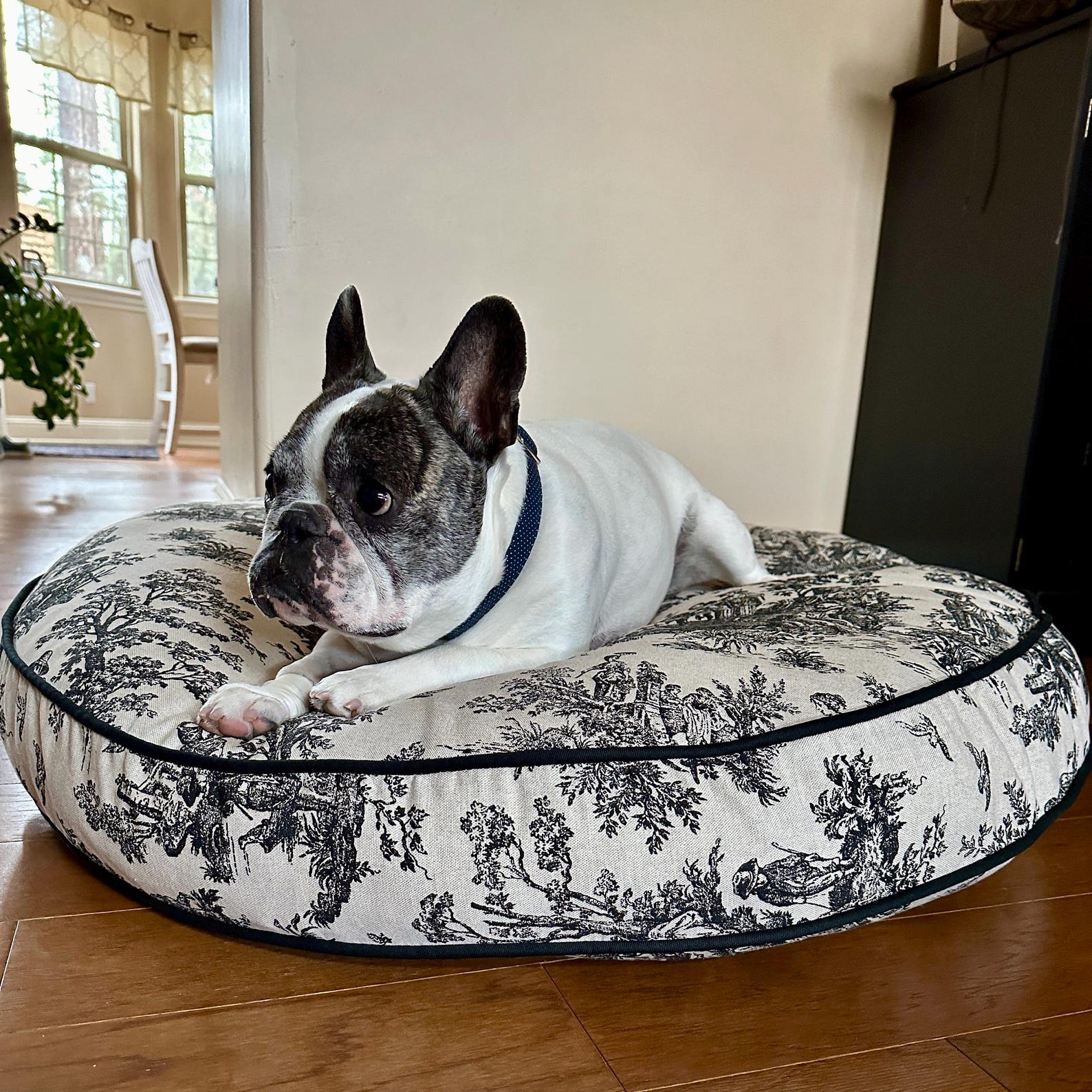 Round Linen Toile Bed Cover, Toile Dog Bed Duvet, Modern Pet Bed ...