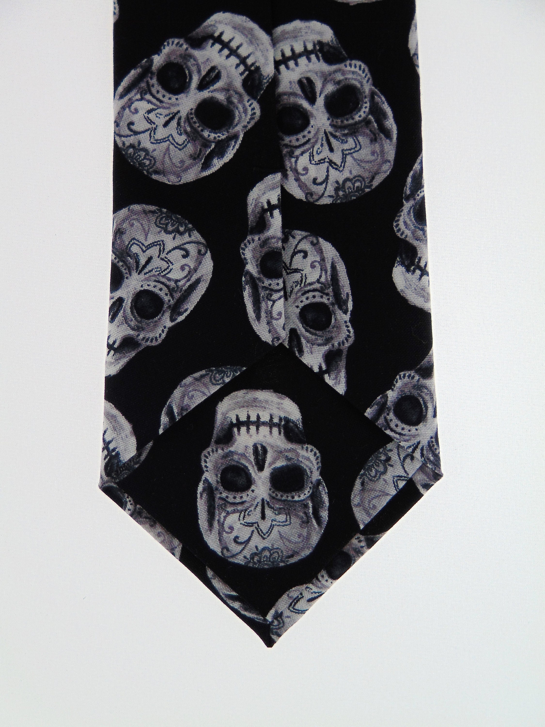 White and Black Skull Tie – Mens Halloween Sugar Skull Necktie.