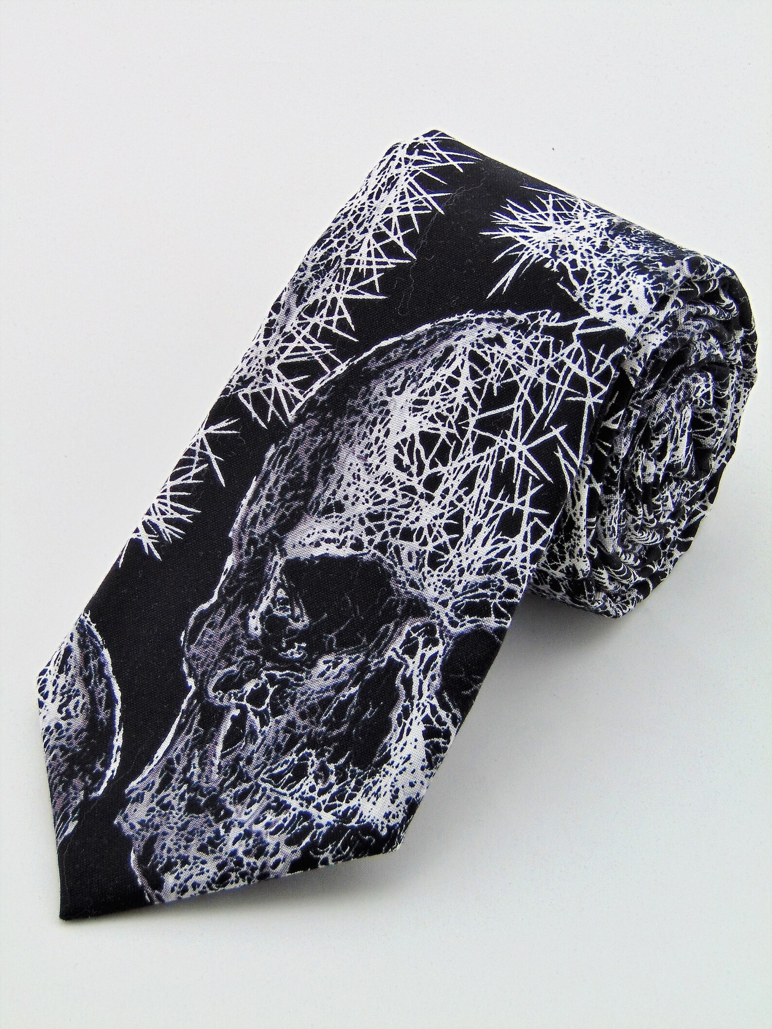 Gothic Skull Tie – Mens Spooky Skull Necktie. - Etsy