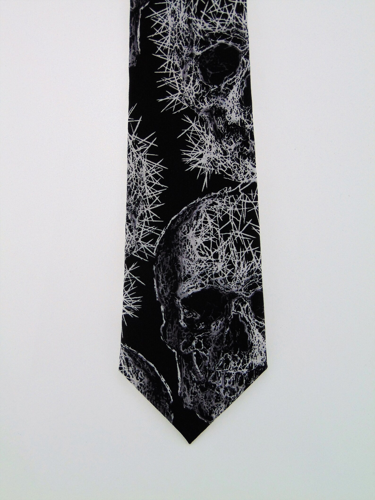 Gothic Skull Tie – Mens Spooky Skull Necktie. - Etsy