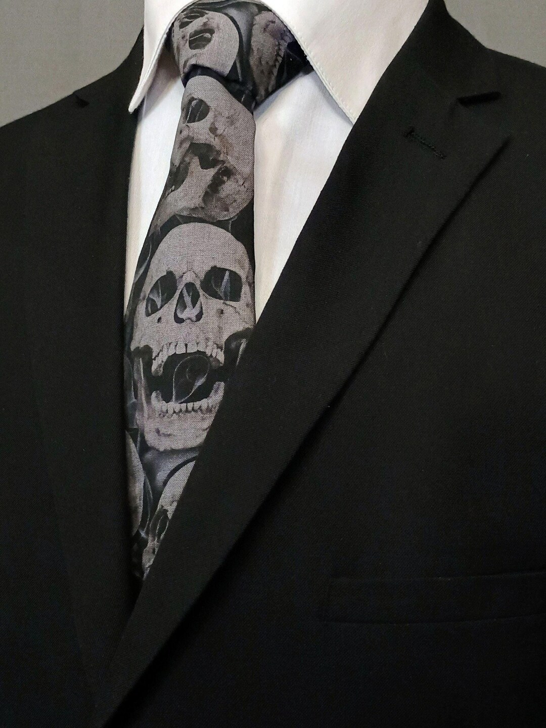 Elegant Grey Skull Necktie – Gothic Menswear Accessory – Unique Pattern ...