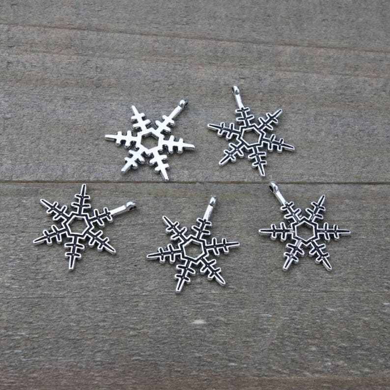 10 PIECES Snowflake Charm Snow Charm Winter Charm Holiday - Etsy