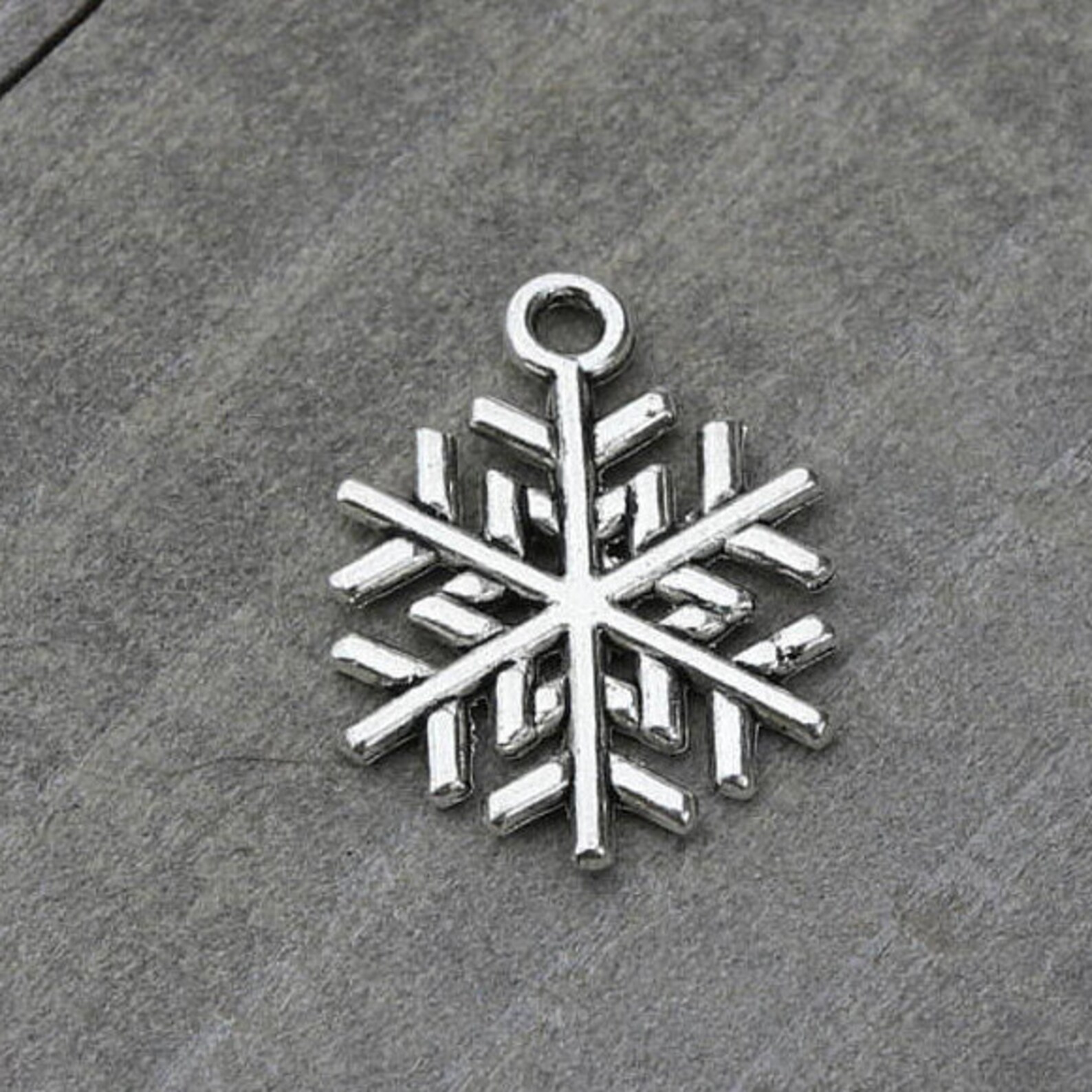 10 PIECES Snowflake Charm Snow Charm Winter Charm Holiday - Etsy