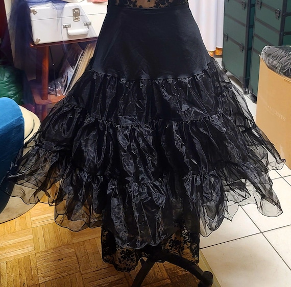 5 to choose from Vintage Crinoline's petticoats and t… - Gem