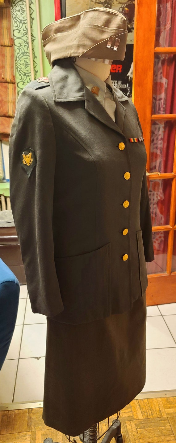 Vintage female army sharp shooter uniform. - Gem