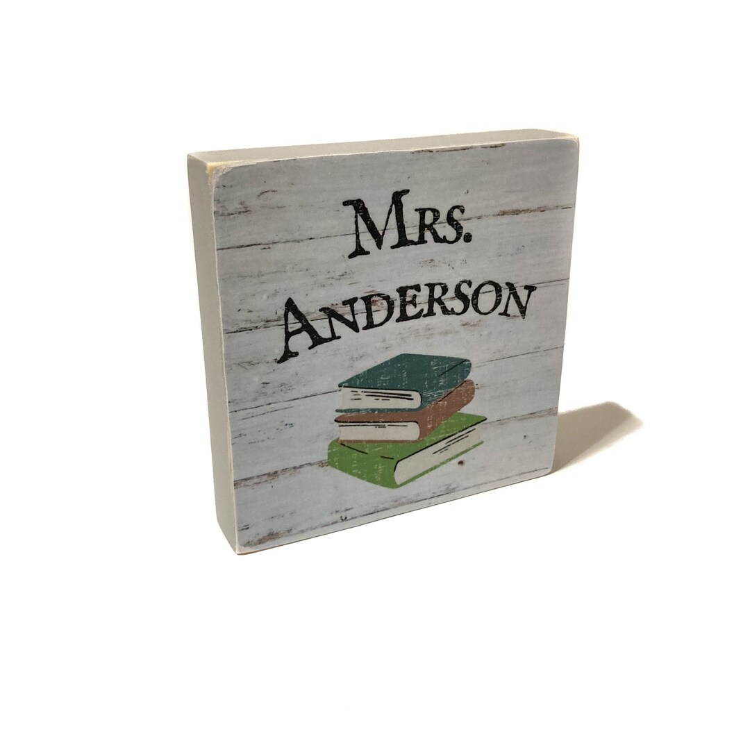 Reading Teacher Gift Personalized Librarian Teacher Name Sign for Desk ...