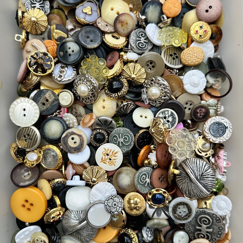 Vintage Buttons - Etsy Canada