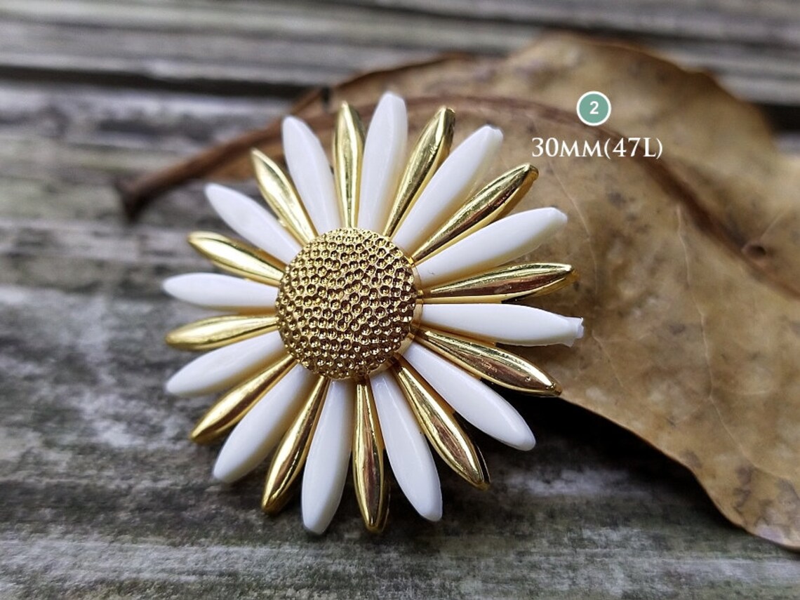 Vintage Gold Flower Buttonschoose Style & Size 6 or 8 - Etsy