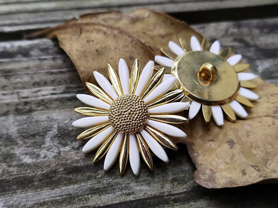 Vintage Gold Flower Buttonschoose Style & Size 6 or 8 - Etsy