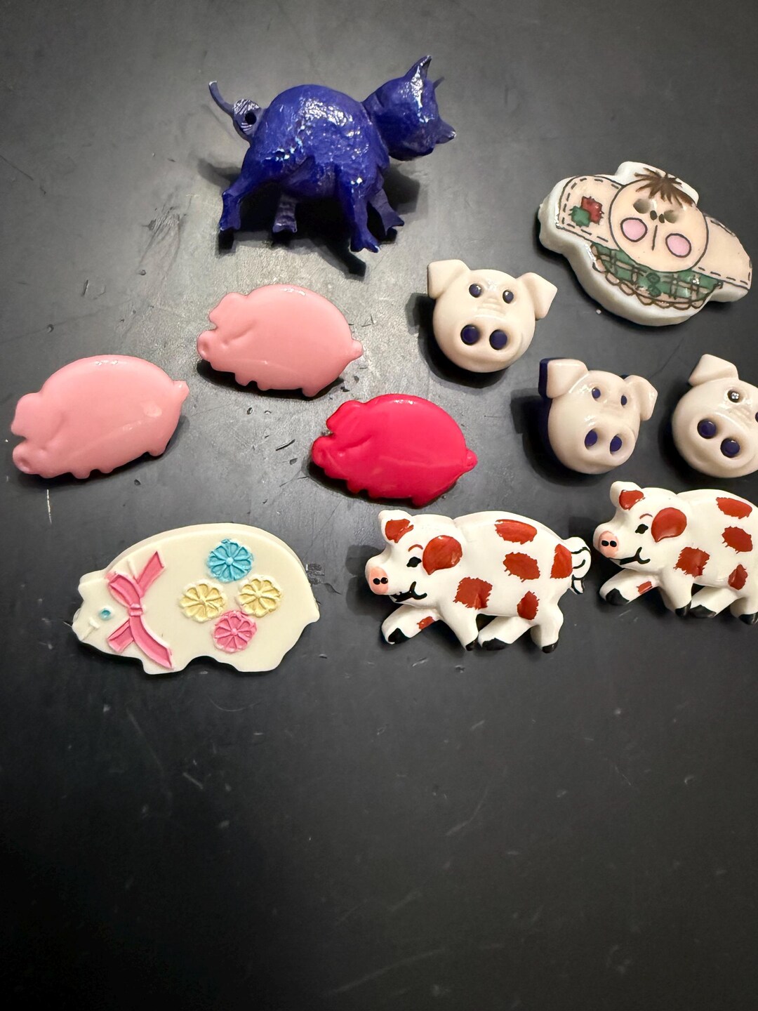 Ten Vintage Plastic Pig Buttons + One Bonus Button/maker Unknown - Etsy