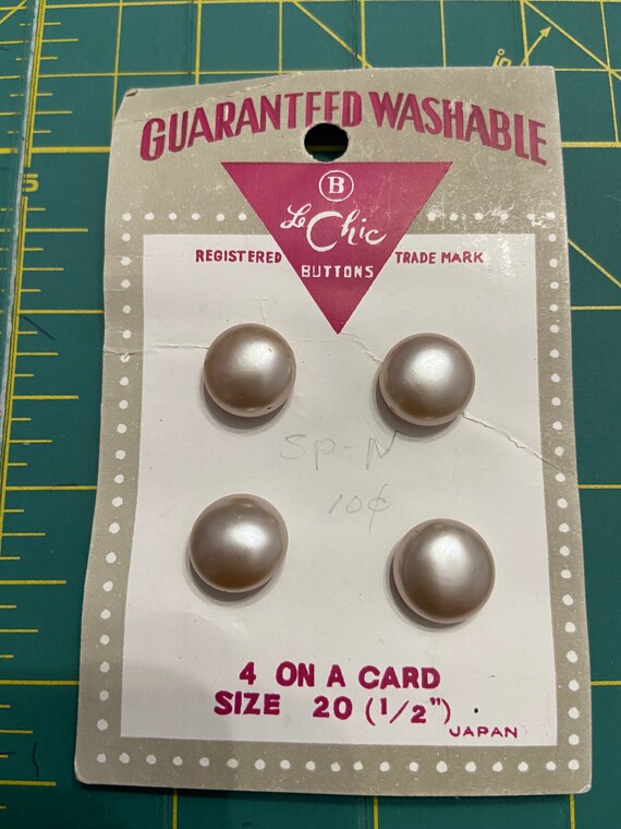 Le Chic Made in Italy Carded Vintage Made in Japan Destash BUTTONS ...