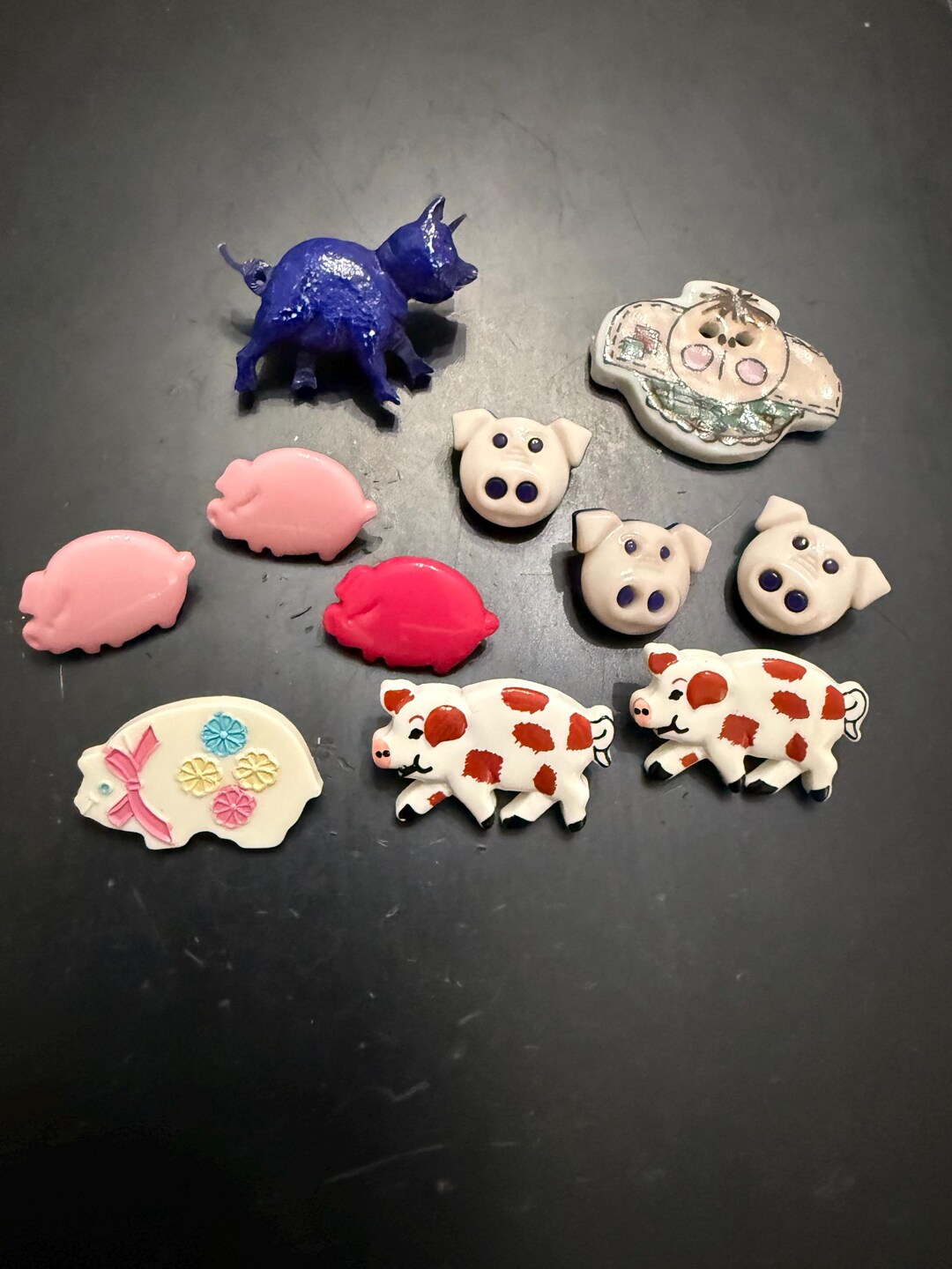 Ten Vintage Plastic Pig Buttons + One Bonus Button/maker Unknown - Etsy