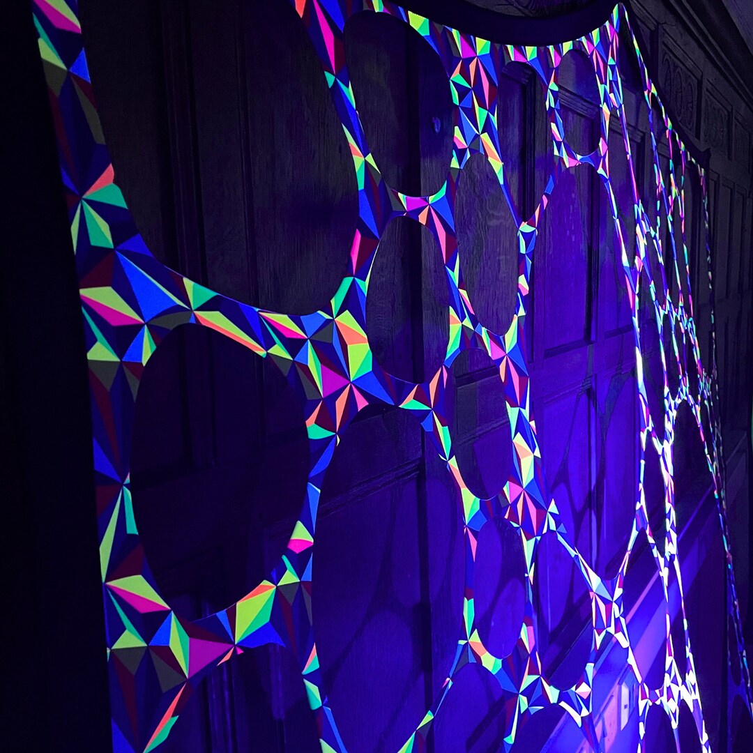 New Lined Stretchy Wall Hanging, UV Geometric Print, Trippy Tapestry ...