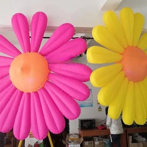 Giant Alice in Wonderland Daisy Decorations, Pack of 3 Party Props ...