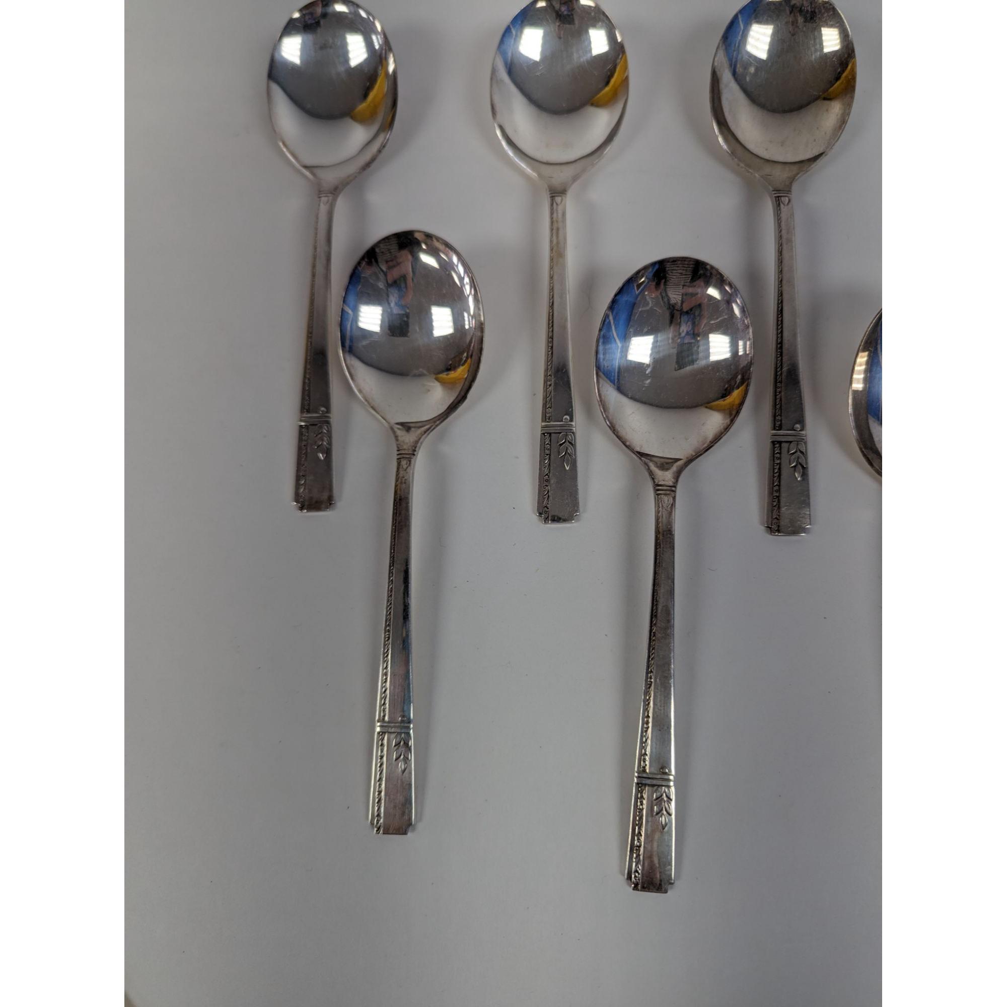 Oneida GRENOBLE Prestige Silverplate Flatware Silverware Set 8 Soup ...