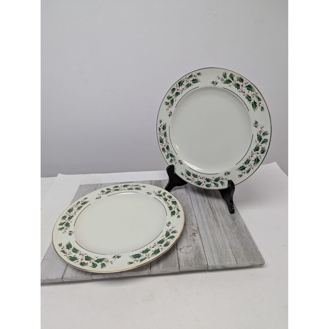 Porcelain Dinner Plates Set 2 "a Season of Wonder" Christmas Holly ...