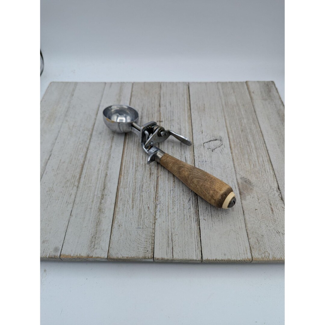 Vintage Benedict Indestructo Size 24 Wood Handle Ice Cream Scoop 2 ...