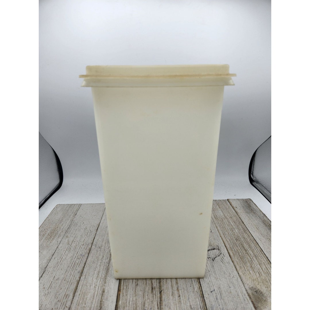 Vintage Tupperware Cracker Keeper Square Storage Container 1314 and Lid ...