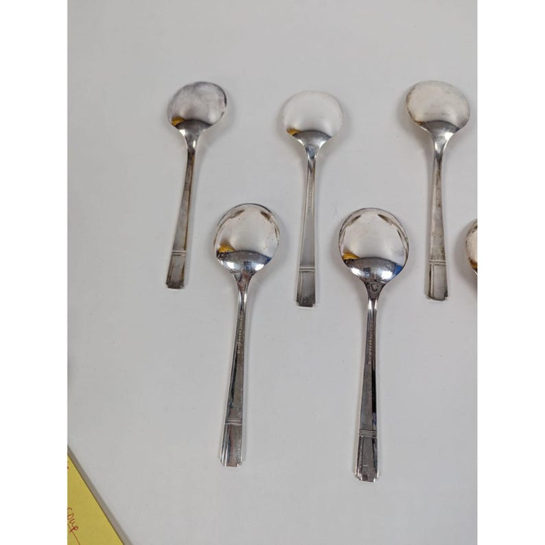 Oneida GRENOBLE Prestige Silverplate Flatware Silverware Set 8 Soup ...