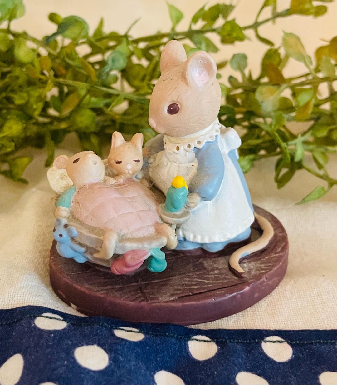 Forest Friends Figurine by Avon ~ All Tucked in ~ Mama Mouse and Mice ...