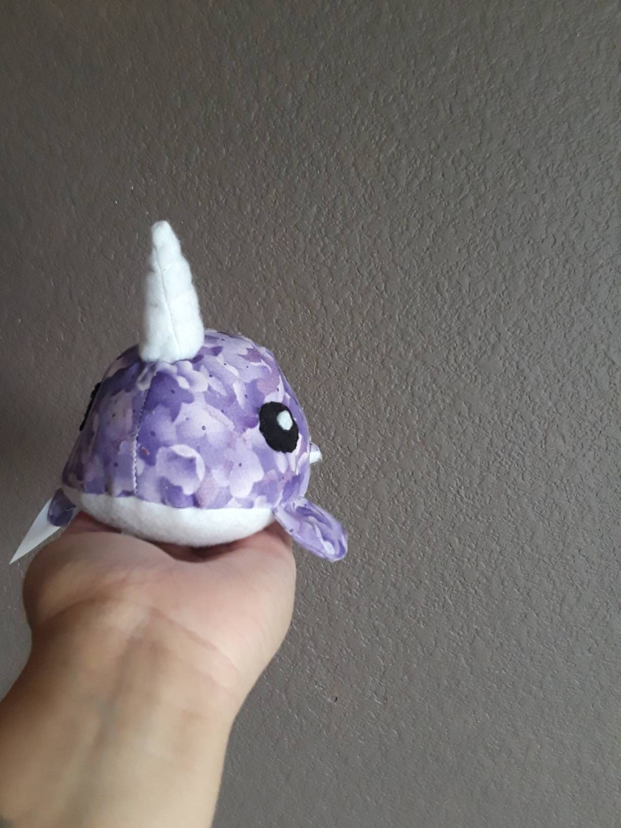 BB Bebés. Peluche de narval. Bebé de cortesía. Juguete de peluche ...