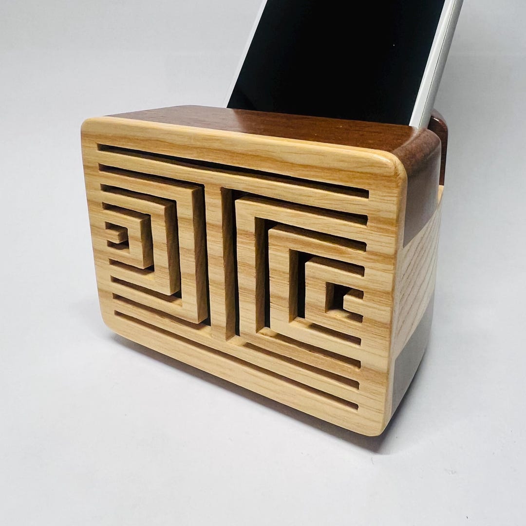 Handcrafted Walnut & White Ash Phone Amplifier With Diamond Illusion ...
