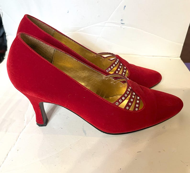 Vintage the PM Collection 925 Red Velvet High Heel Pumps With ...