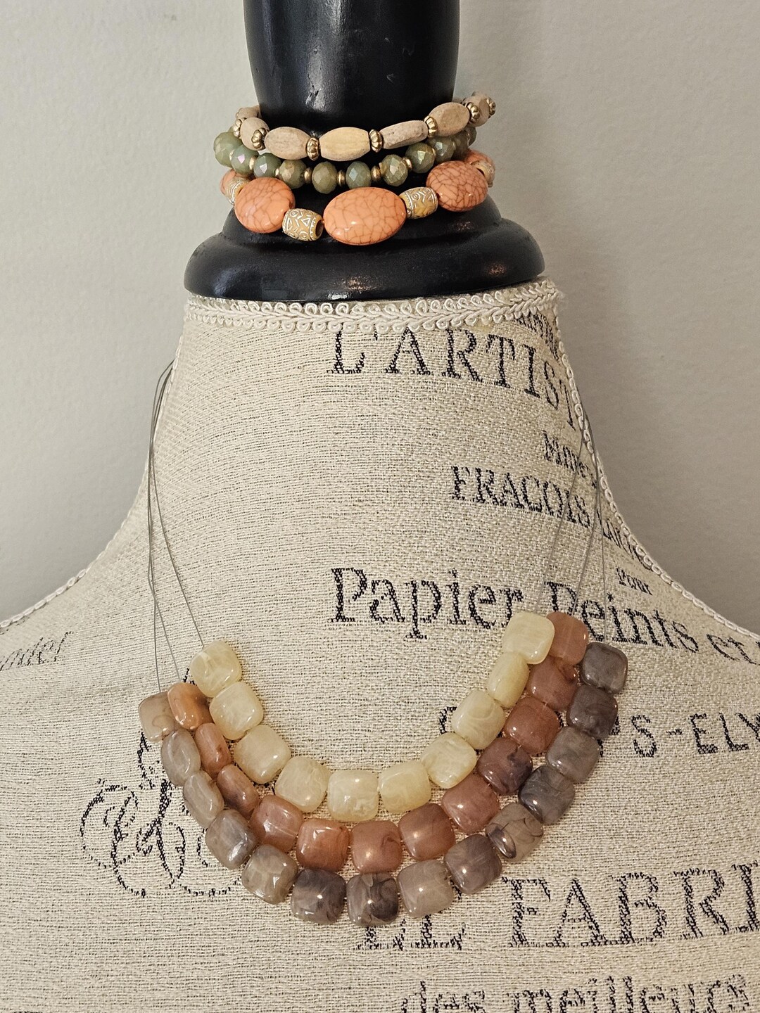 11QQ Piano Wire Silver Neutral Tone Beaded Elegant Necklace With ...