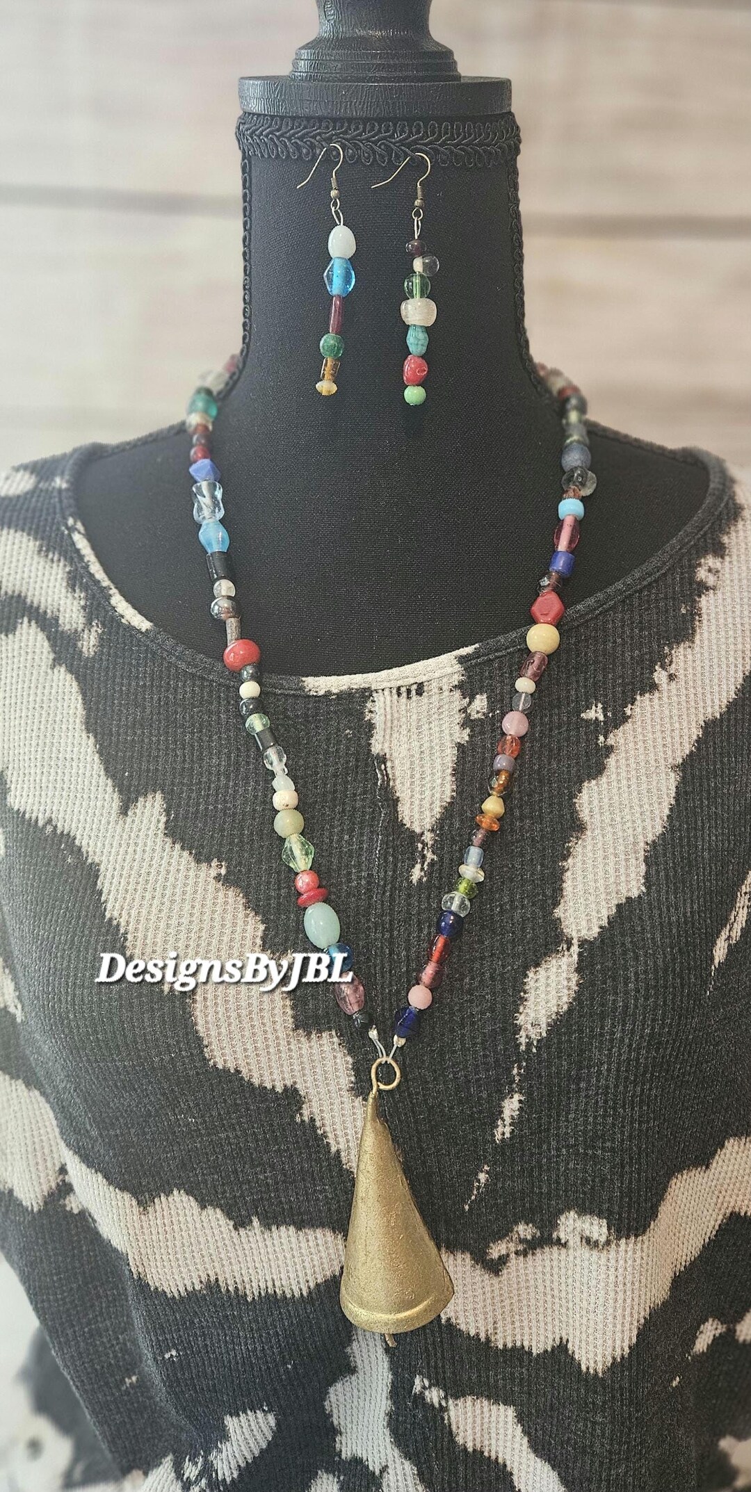 JBL23 Handcrafted by "jbl" Stone, Glass, Acrylic Beaded Harmony Bell ...