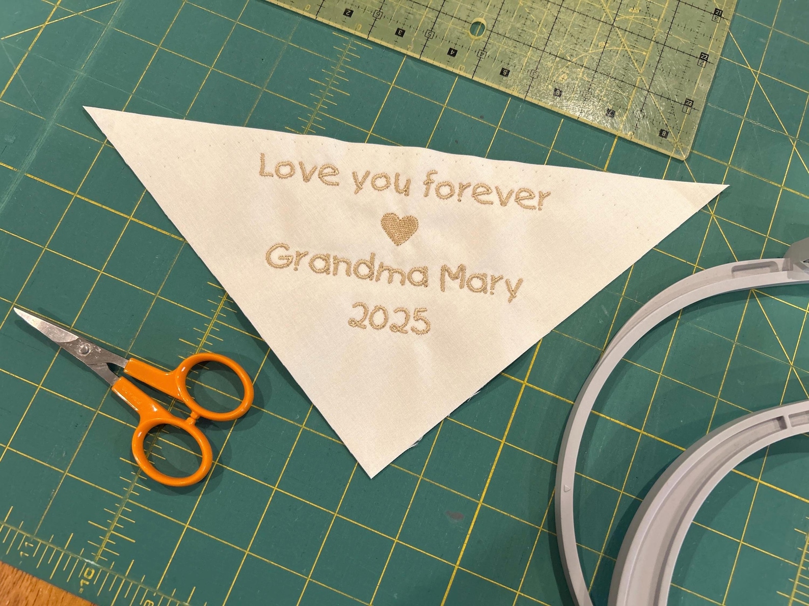 Custom Embroidered Quilt Label Triangular Corner Label Fabric ...