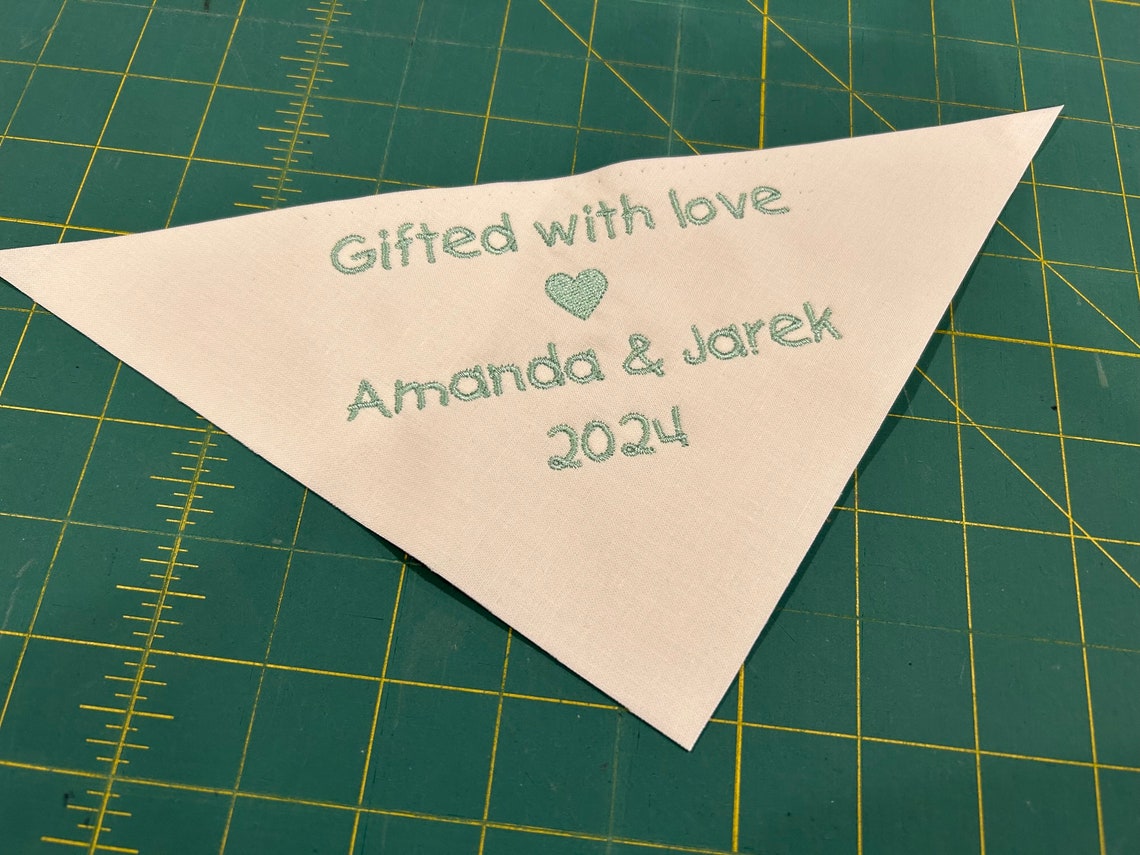 Custom Embroidered Quilt Label Triangular Corner Label Fabric ...