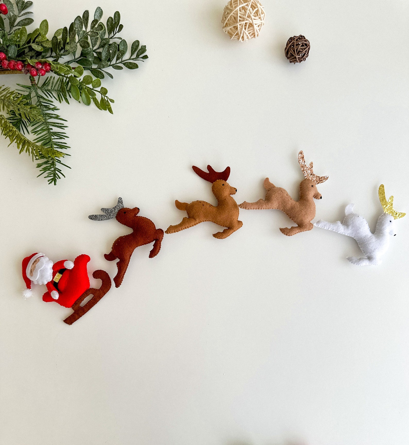 Christmas Garland Santa and Reindeer, Garland Christmas Tree, Christmas ...